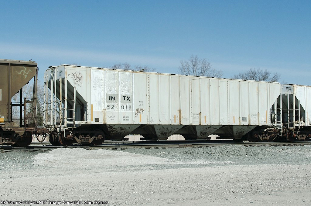 INTX Covered Hopper 52013